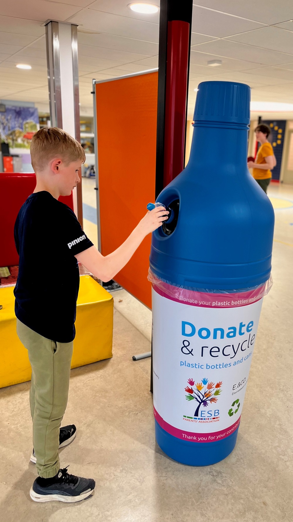 Recycling with our new PET-man | European School of Bergen (NL)